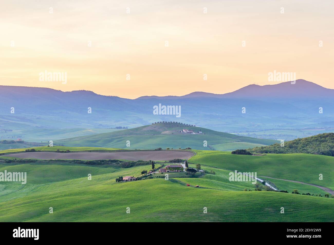 Farmstead tuscany hi-res stock photography and images - Alamy