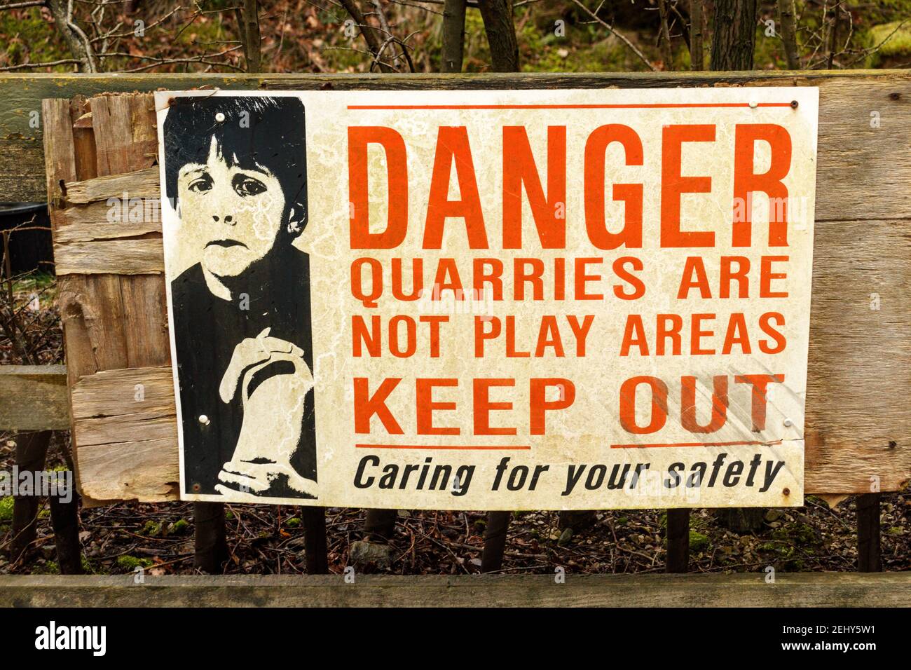 No quarry sign hi-res stock photography and images - Alamy