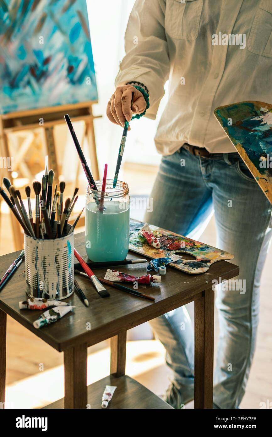 Cleaning and painting hi-res stock photography and images - Alamy