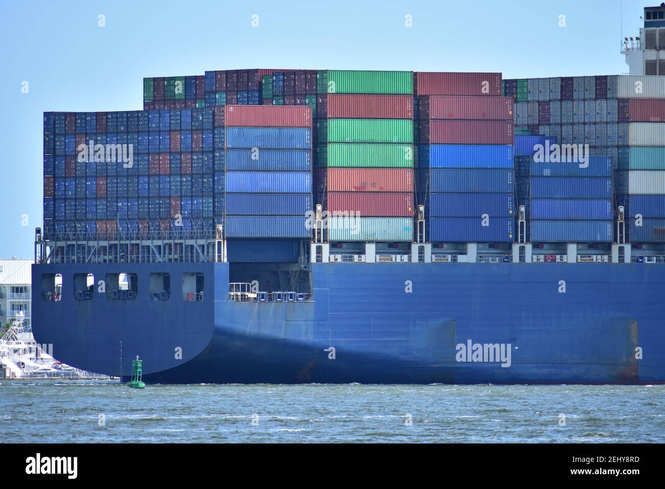 Large blue container ship hi-res stock photography and images - Alamy