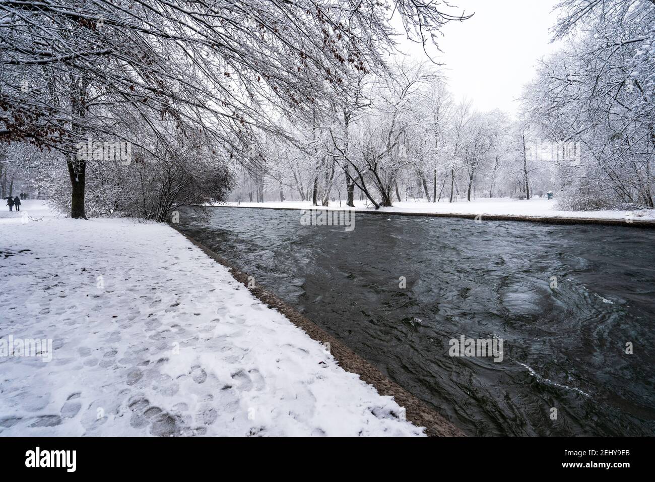 Beautiful cold snowy day in the city hi-res stock photography and ...