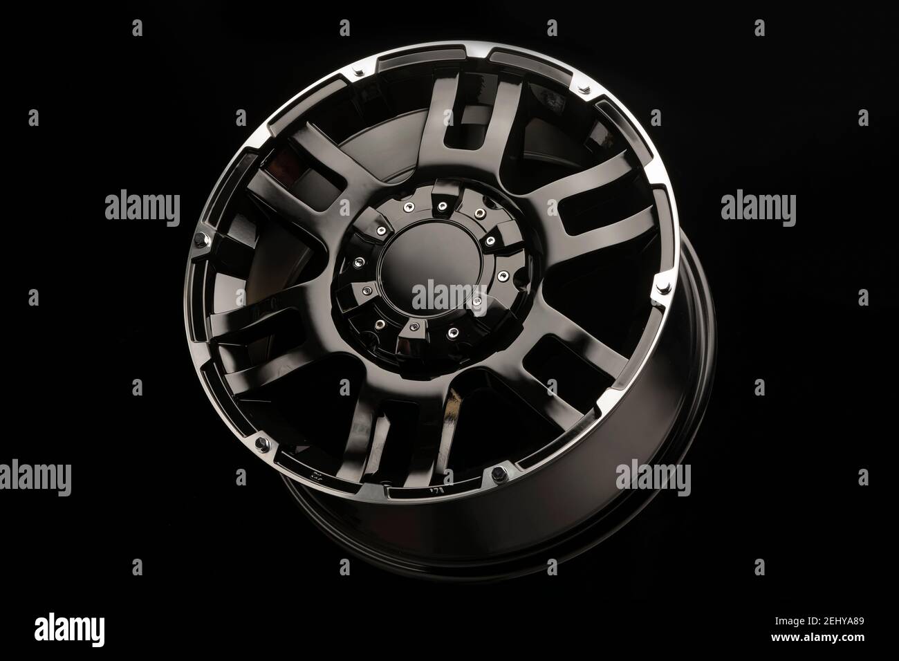 Black alloy wheels hi-res stock photography and images - Alamy