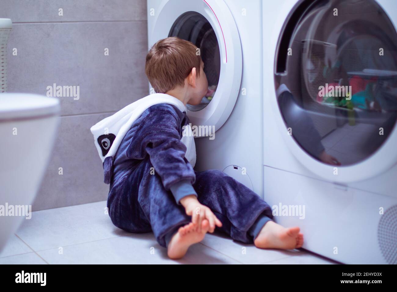 Baby wash machine hi-res stock photography and images - Alamy