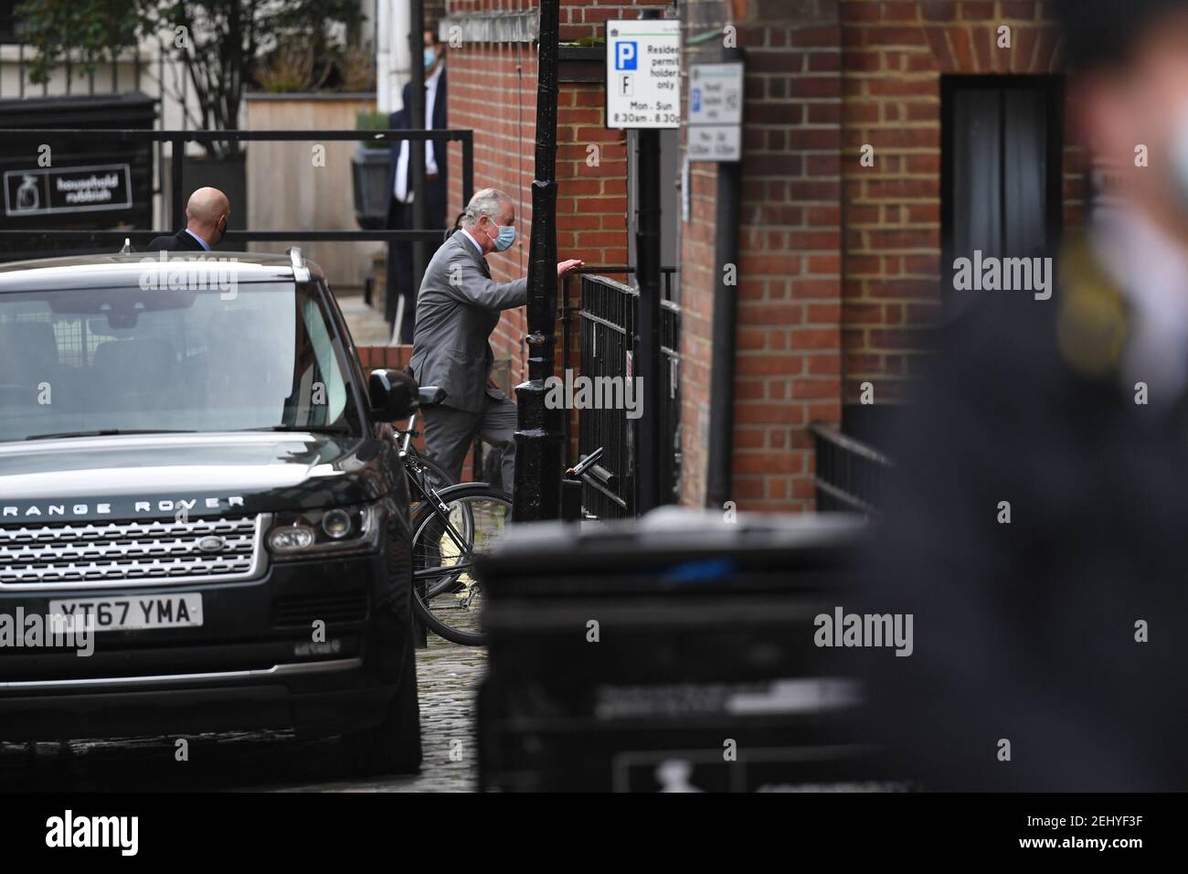 Arrives at the king edward vii hospital in london hi-res stock ...