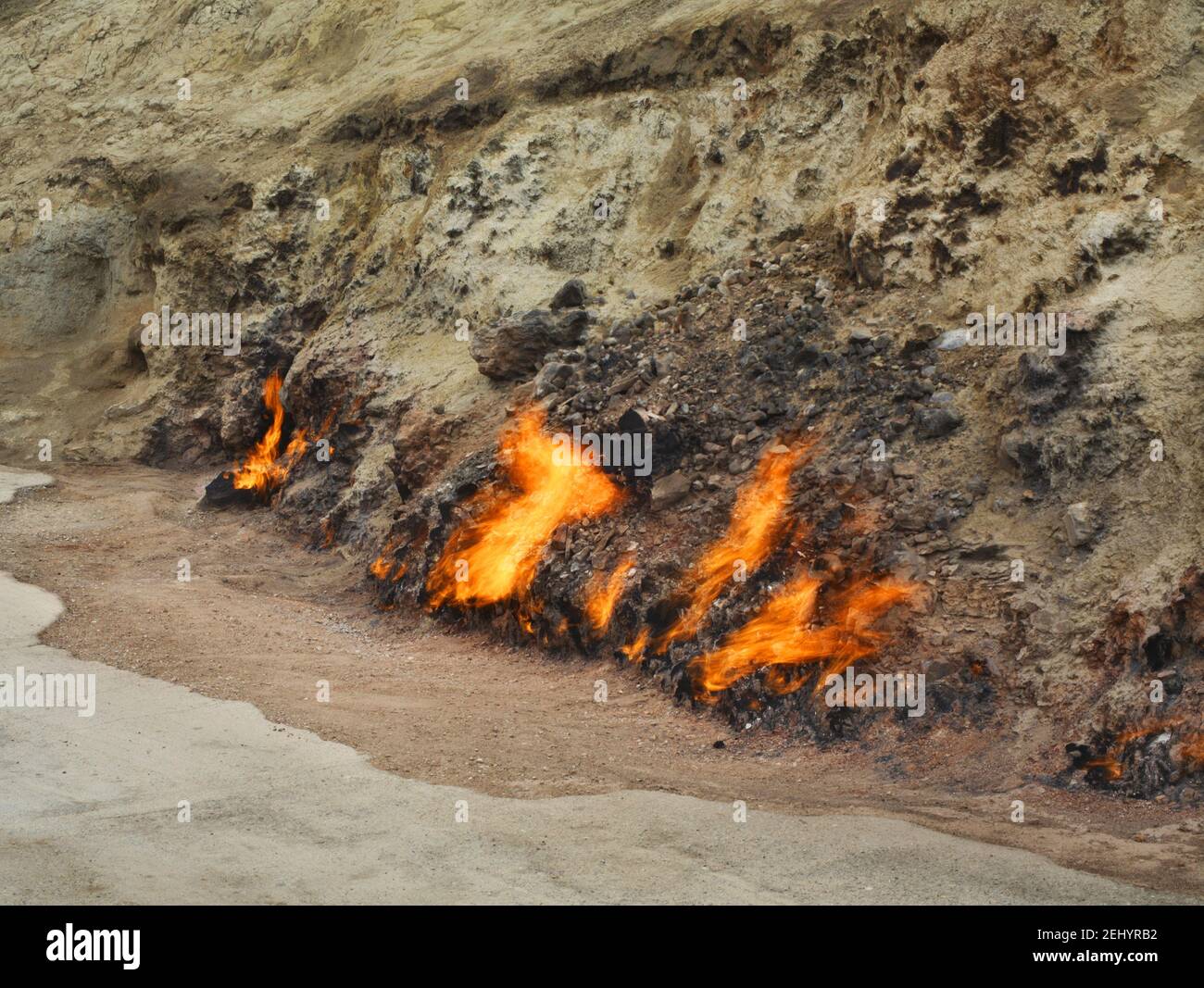 Burning mountain in Yanar Dag near Baku. Azerbaijan Stock Photo - Alamy
