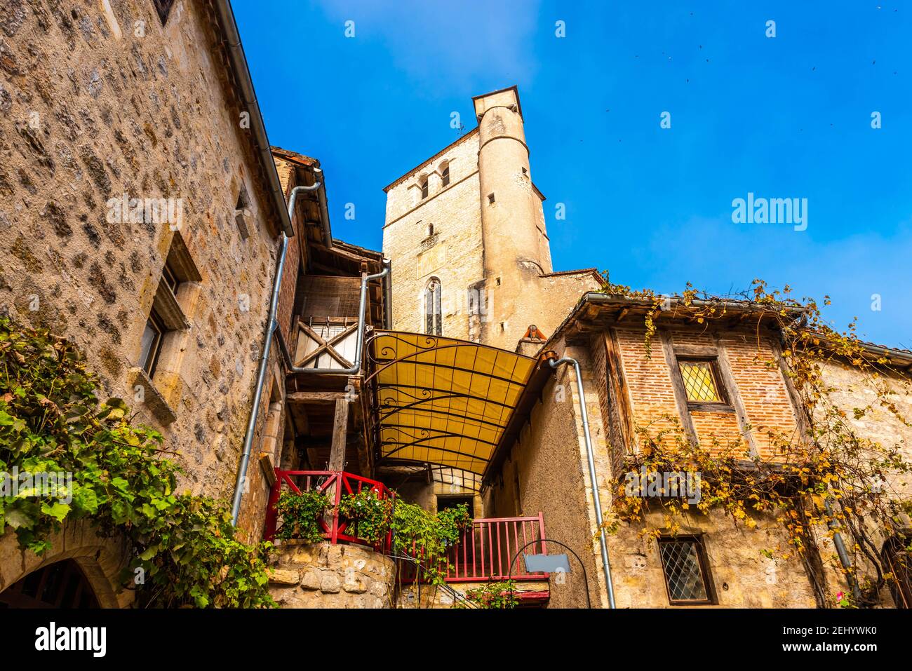 Saint cirq lapopie medieval village hi-res stock photography and images - Alamy