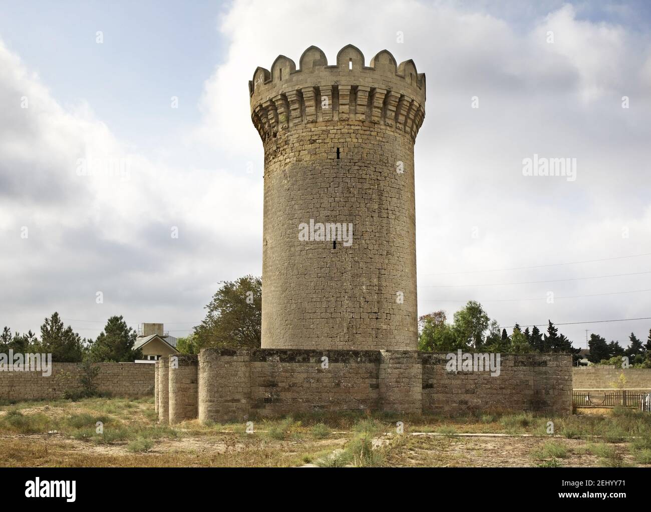 Round castle hi-res stock photography and images - Alamy
