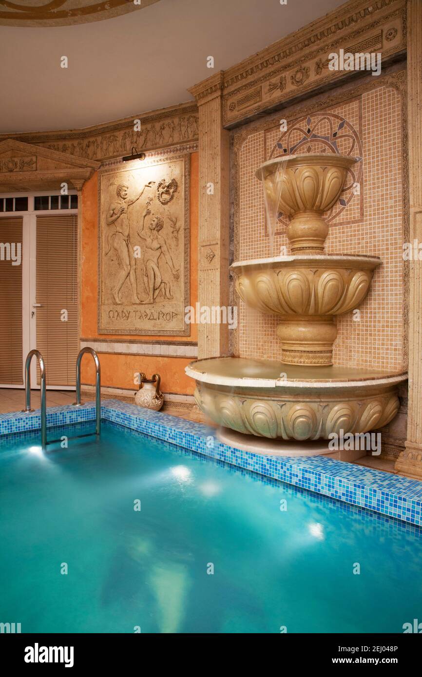 Luxury village moscow hi-res stock photography and images - Alamy
