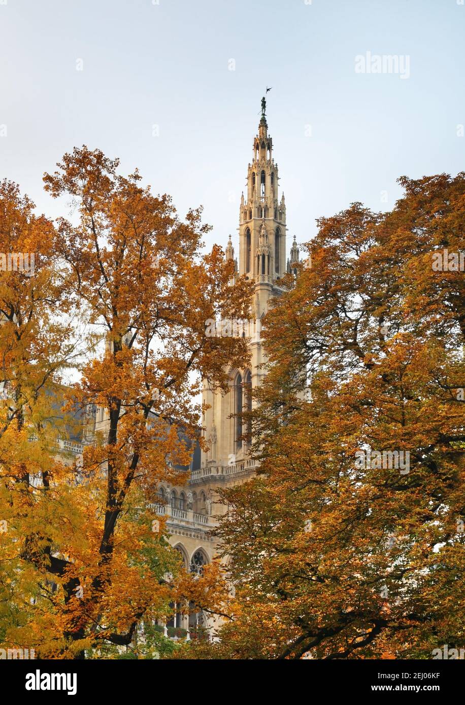 Townhouse park - Rathauspark in Vienna. Austria Stock Photo - Alamy