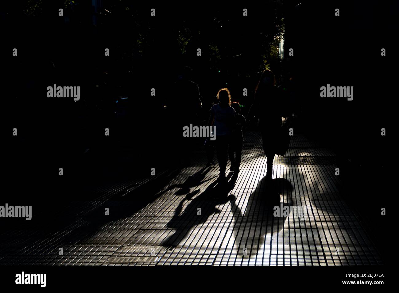Father son holding hands shadow hi-res stock photography and images - Alamy