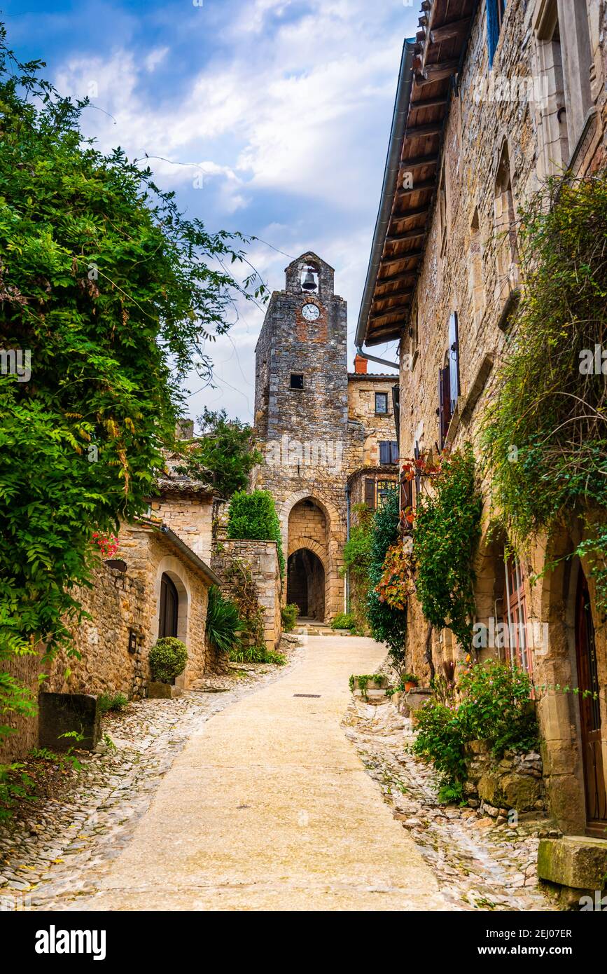 Beautiful medieval village of Bruniquel on the river Aveyron in ...
