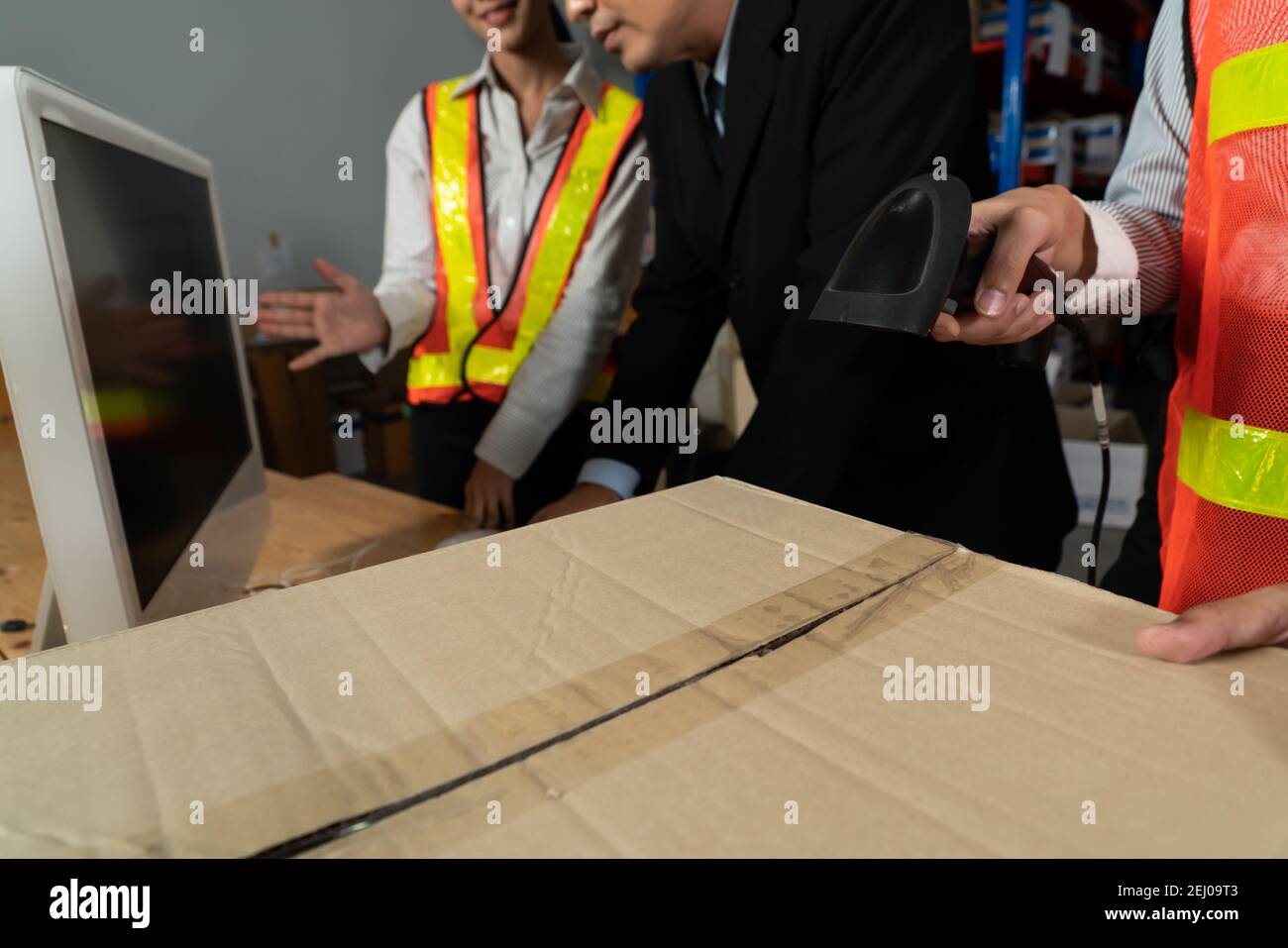 Barcode scanner hi-res stock photography and images - Alamy