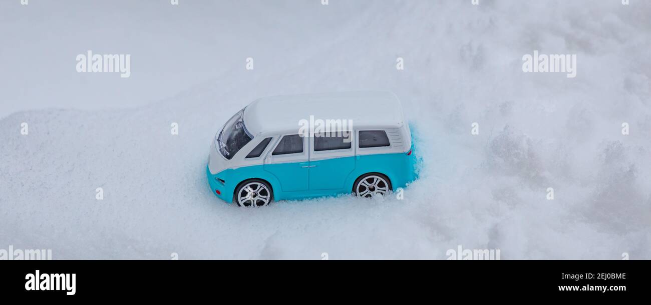 Bus stuck hi-res stock photography and images - Alamy