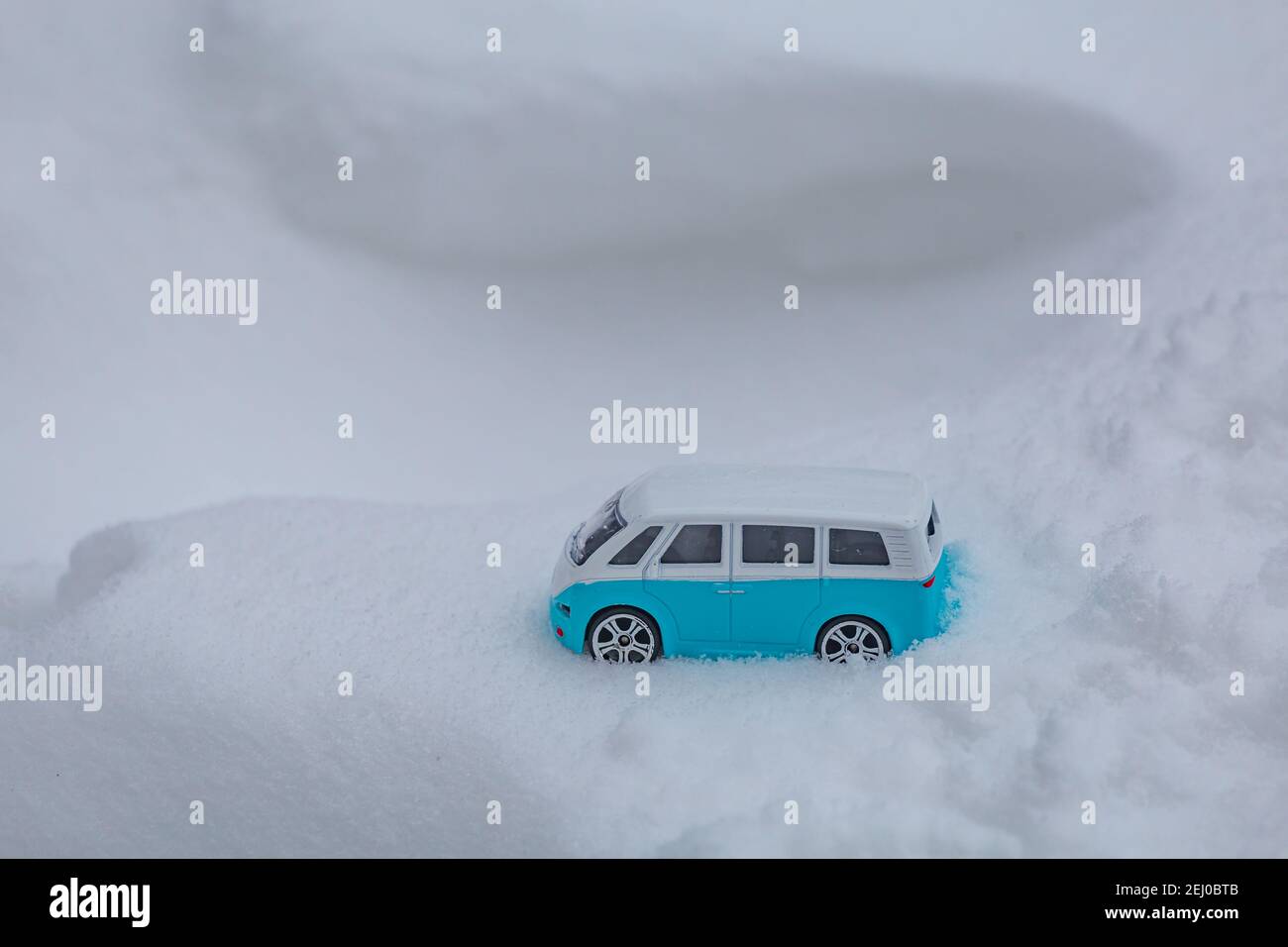 Bus stuck hi-res stock photography and images - Alamy