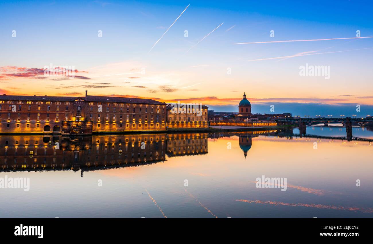 Toulouse skyline hi-res stock photography and images - Alamy
