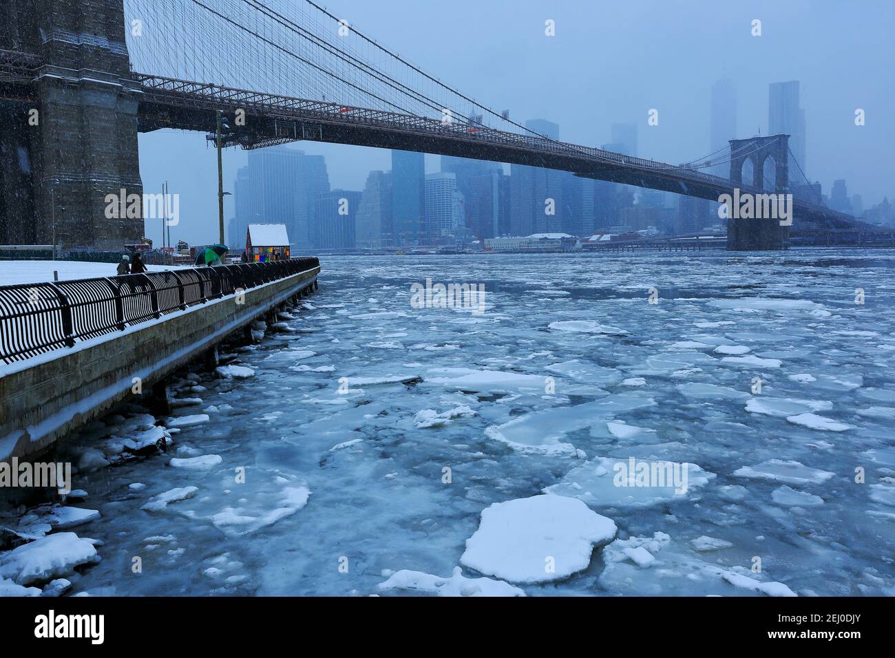 Floating skyscrapers hi-res stock photography and images - Alamy