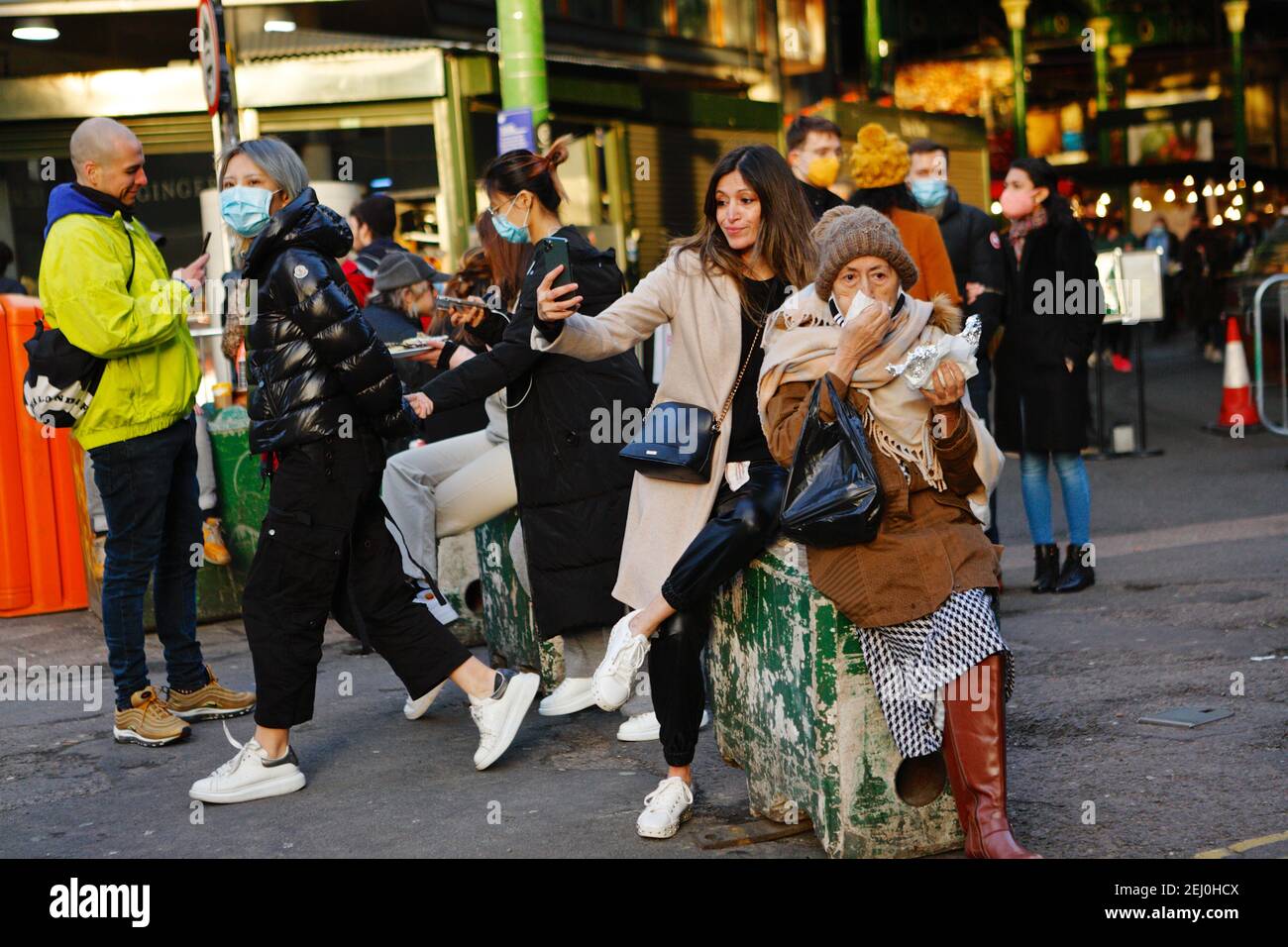 London (UK): Crowds gather on the capitals Borough Market during the ...