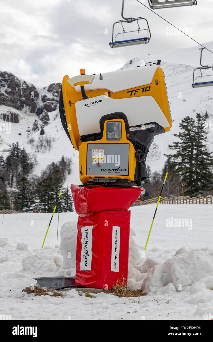 Le Mont-Dore, France. 15th Feb, 2021. The Mont-Dore resort offers a ...