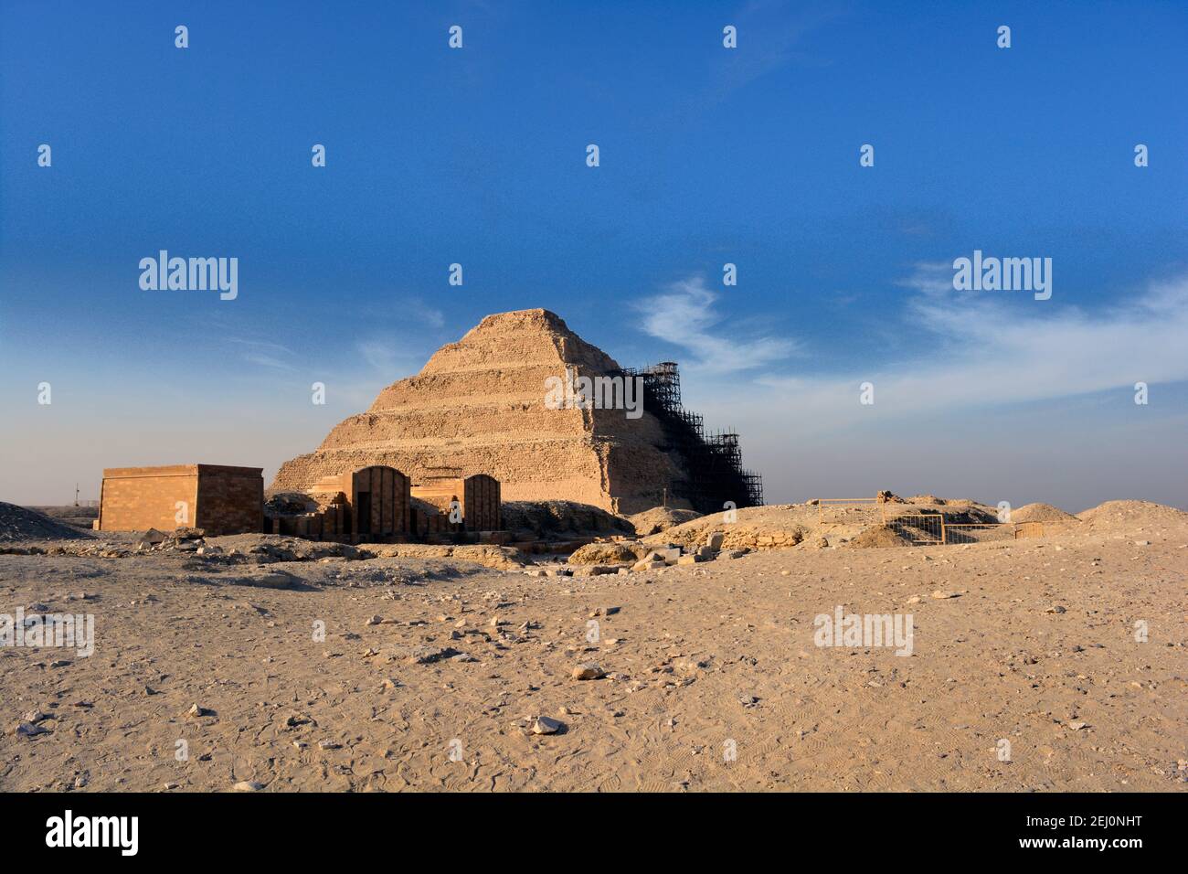Zoser saqqara pyramid egypt hi-res stock photography and images - Alamy