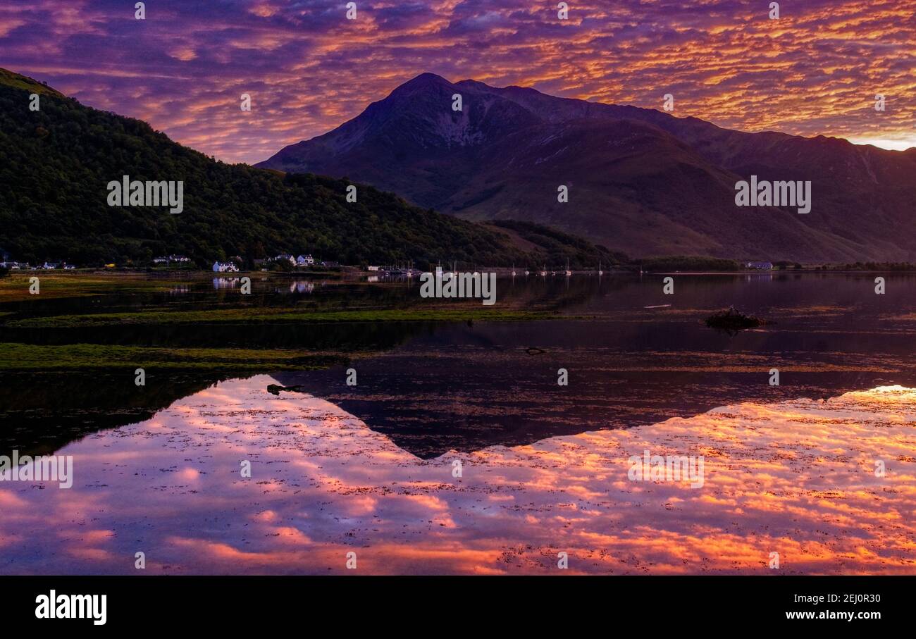 Scottish loch sunset hi-res stock photography and images - Alamy