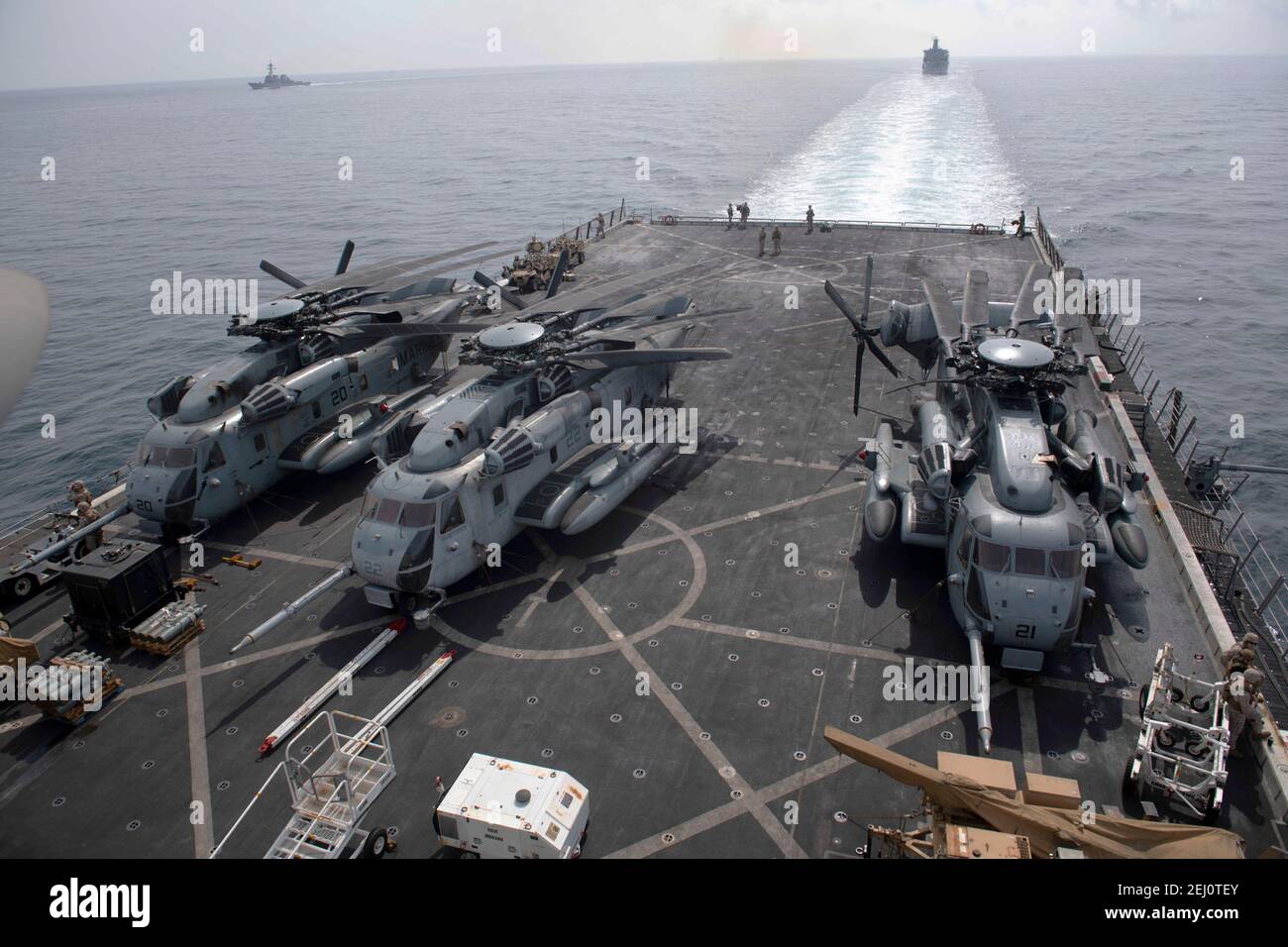 Navy ship deck hi-res stock photography and images - Alamy
