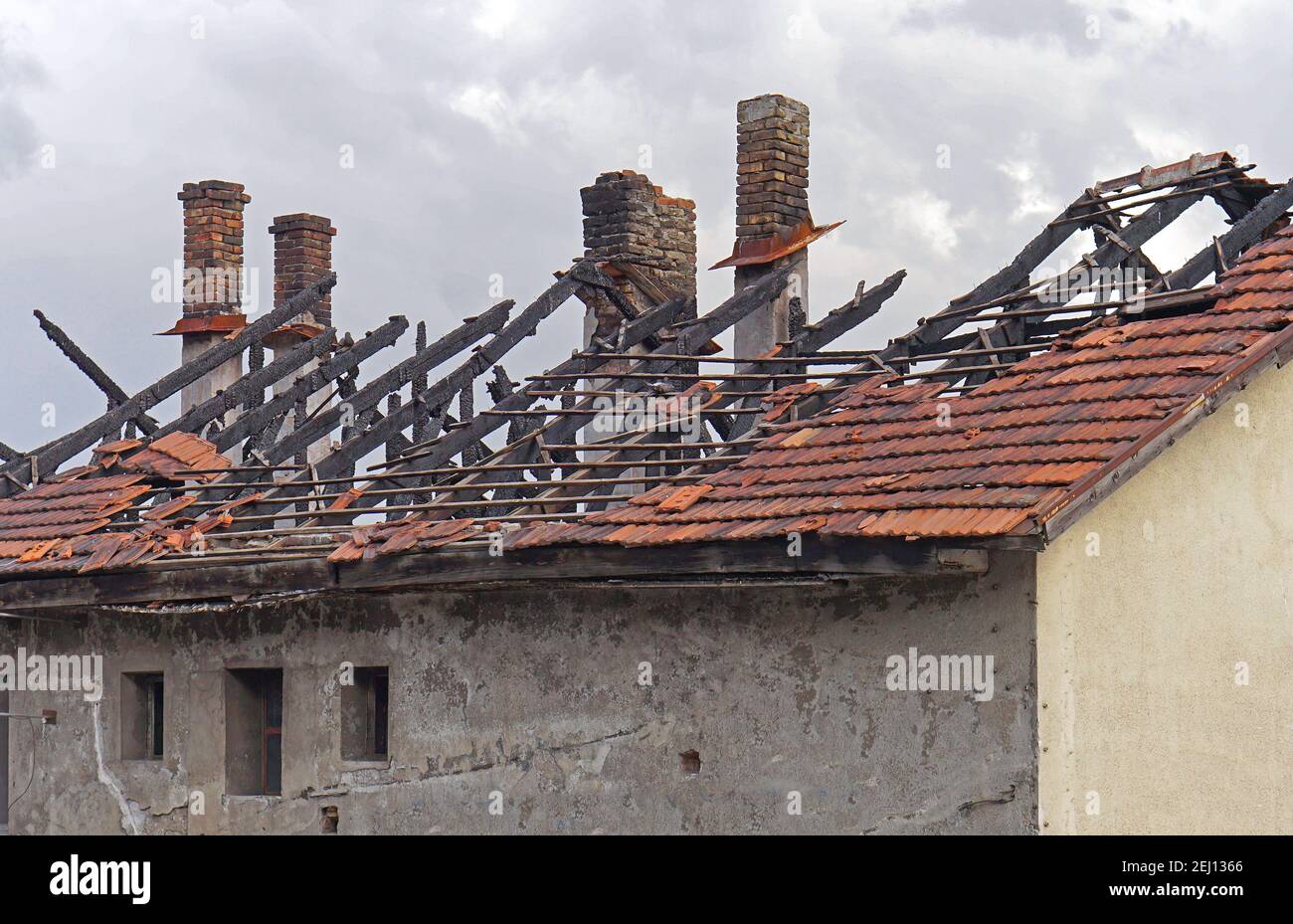 Burned roof hi-res stock photography and images - Alamy