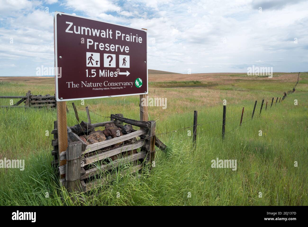 Zumwalt Prairie Preserve sign, Northeast Oregon Stock Photo - Alamy