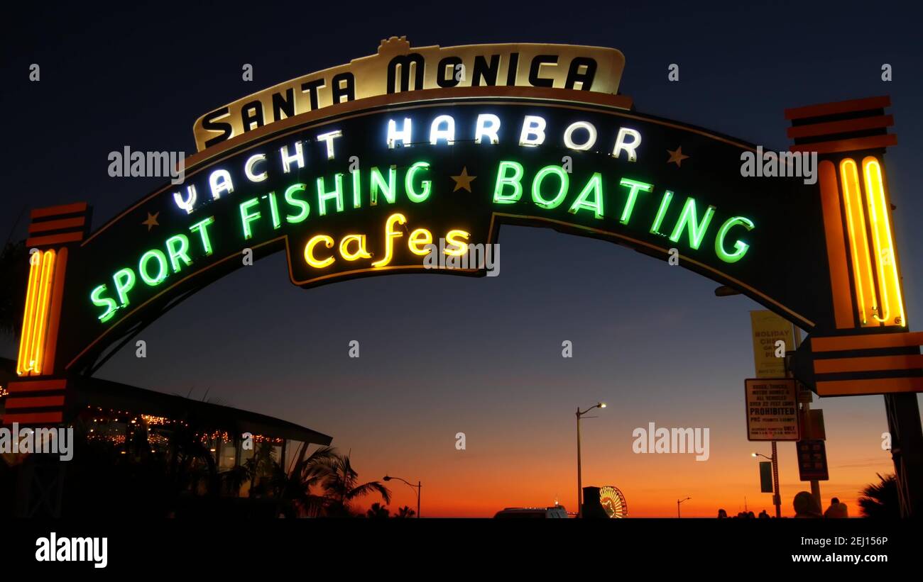 SANTA MONICA, LOS ANGELES CA USA - 19 DEC 2019: Summertime iconic ...