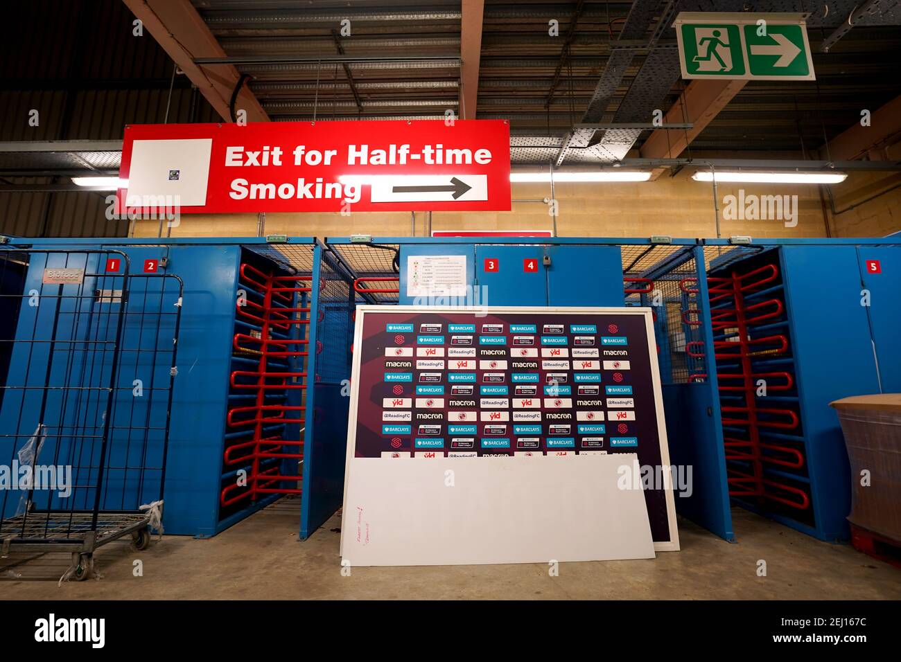 Stadium concourse tv hi-res stock photography and images - Alamy