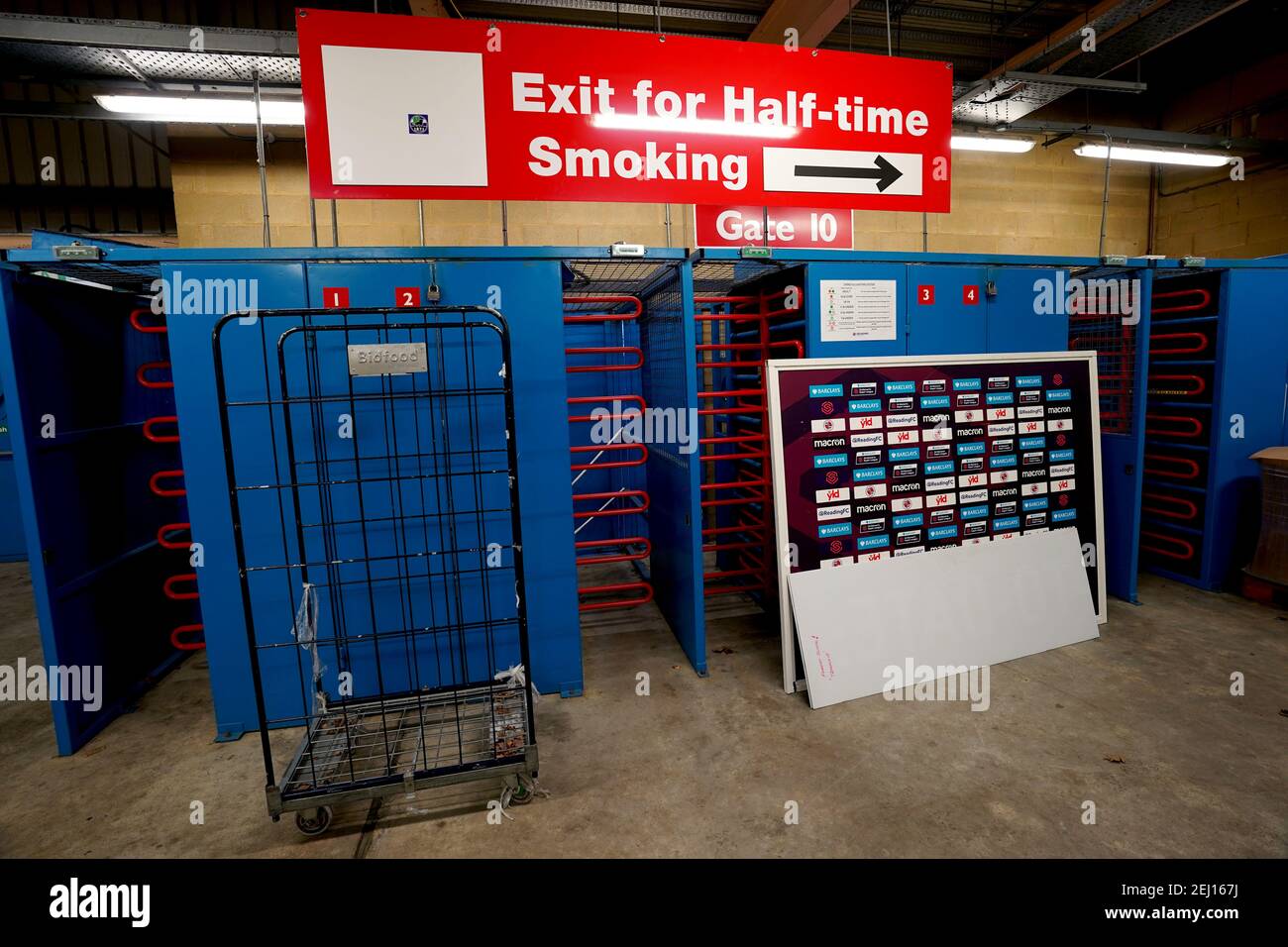 Stadium concourse tv hi-res stock photography and images - Alamy