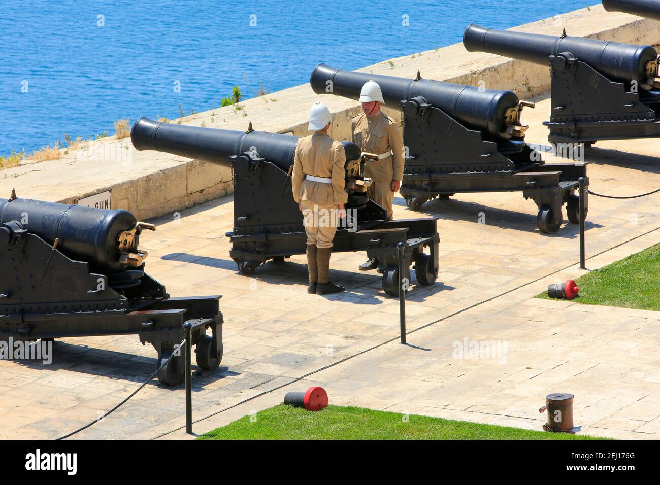 32 Pounder Cannon High Resolution Stock Photography and Images - Alamy