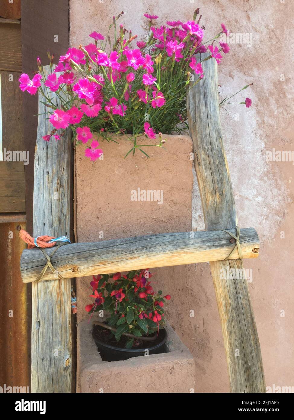 Rung of a ladder hi-res stock photography and images - Alamy