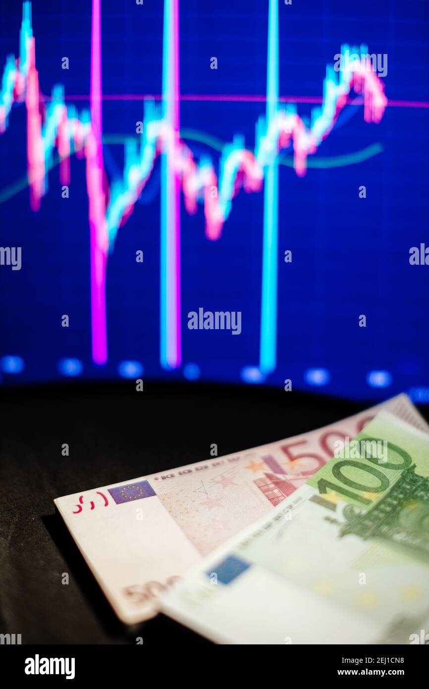 Stocks revenue hi-res stock photography and images - Alamy