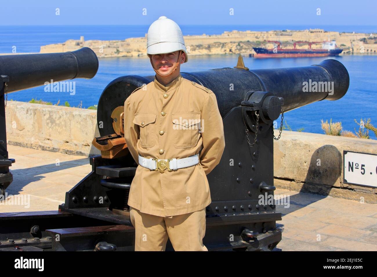 A gunner posing with a SBBL 32-pounder gun at the Saluting Battery of ...