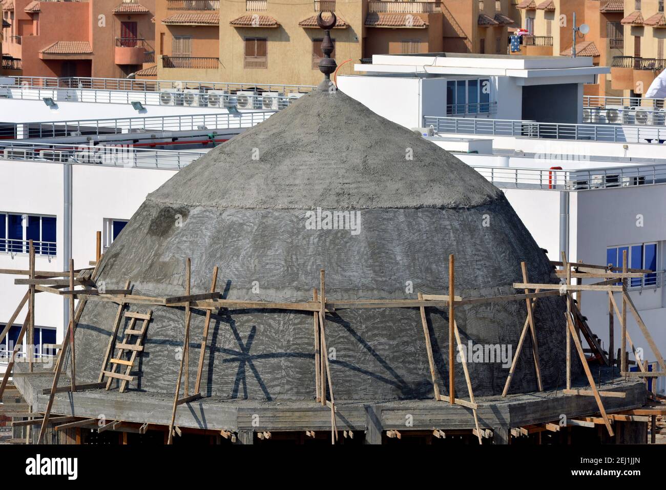 building the dome of a mosque Stock Photo - Alamy