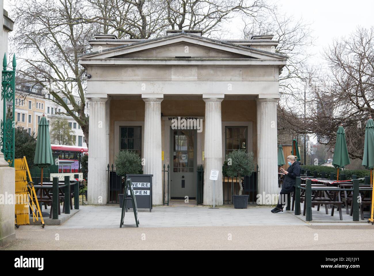 Hyde Park Corner Lodge Cafe Greek Revival Architecture Stock Photo - Alamy
