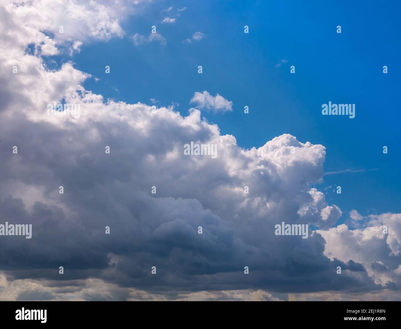Cumulus cloud forms hi-res stock photography and images - Alamy