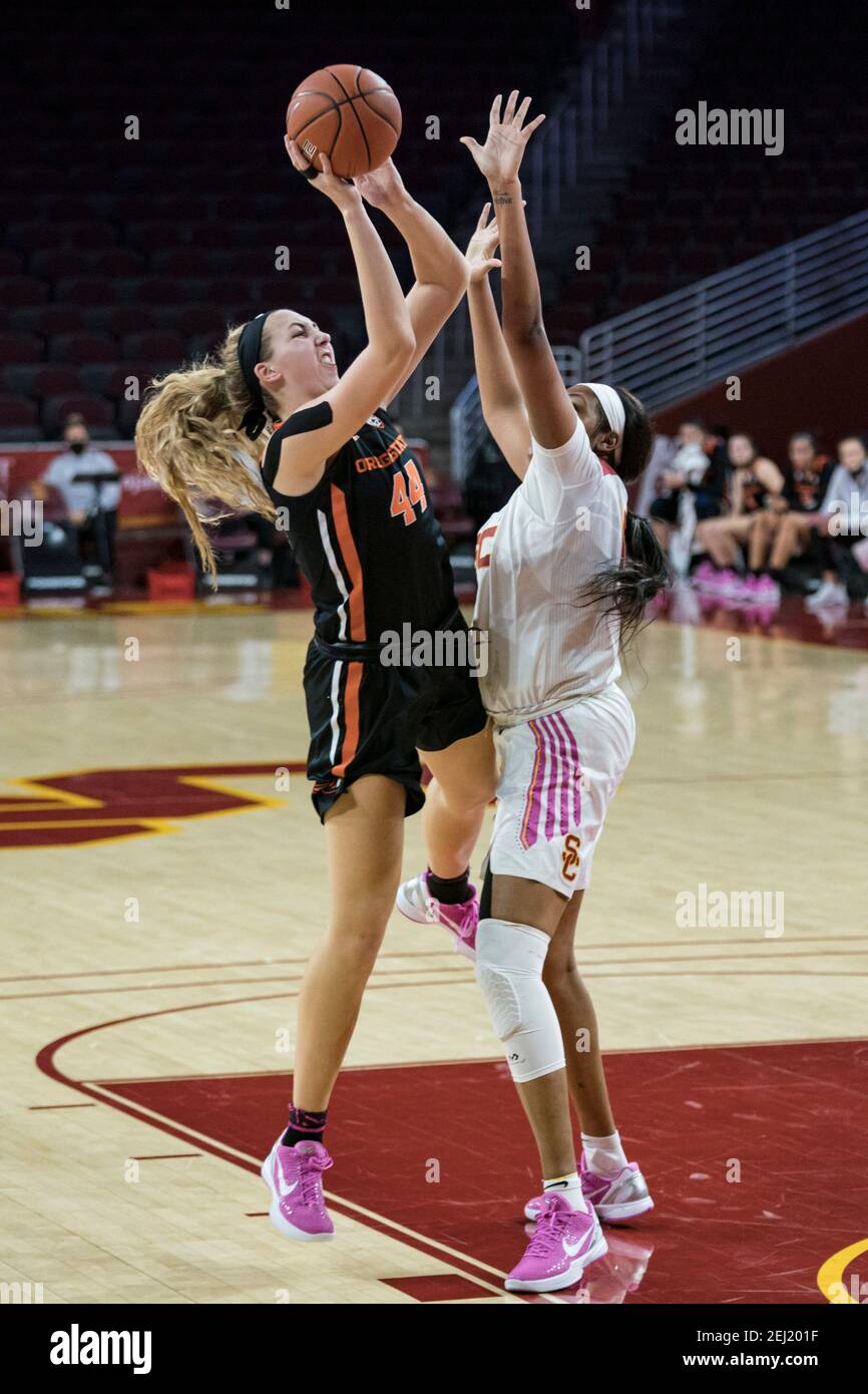 Oregon State Beavers forward Taylor Jones (44) shoots over Southern ...