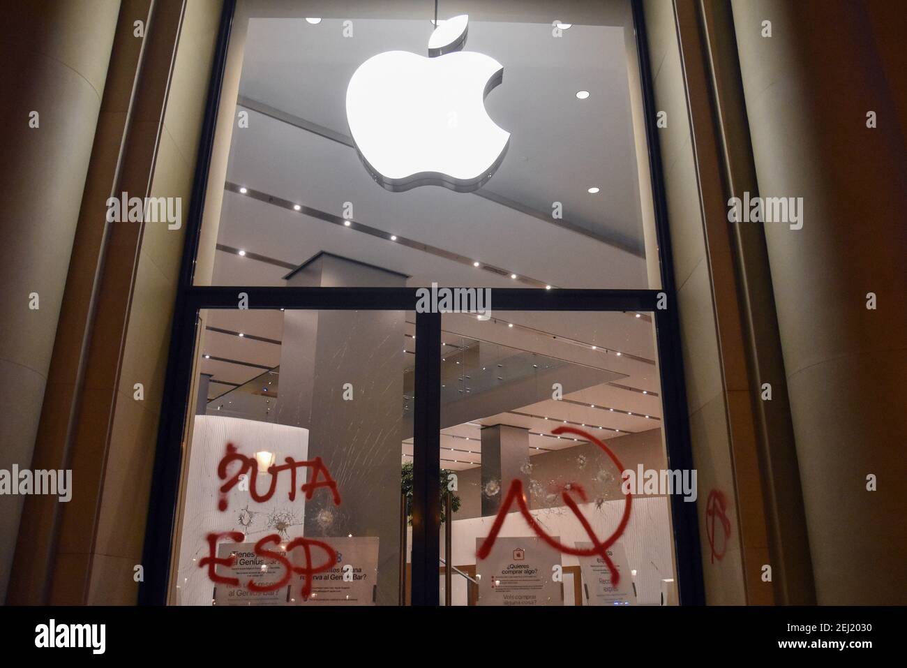 Facade of the official Apple store in Barcelona damaged during the ...