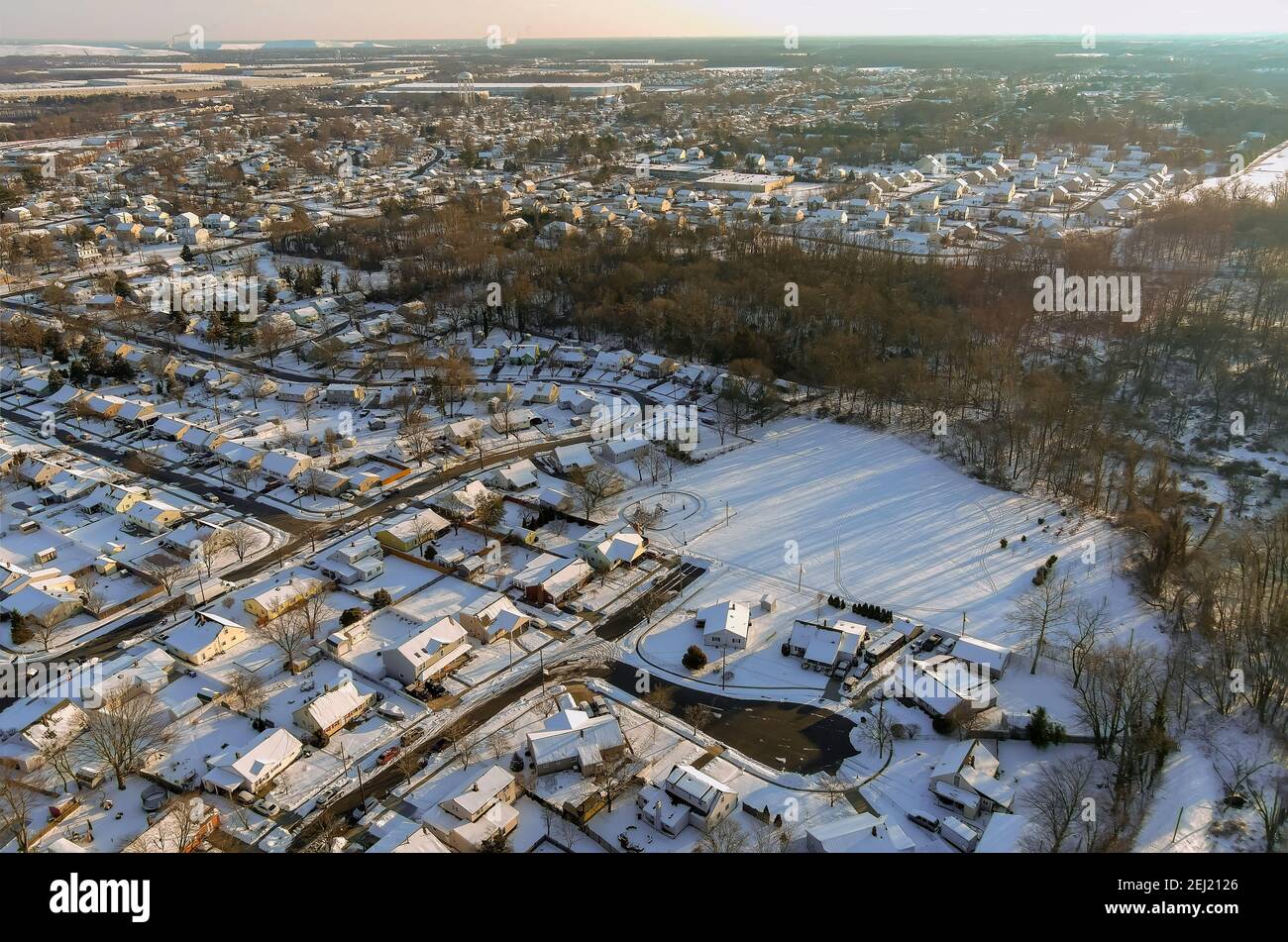 Small houses in background hi-res stock photography and images - Alamy