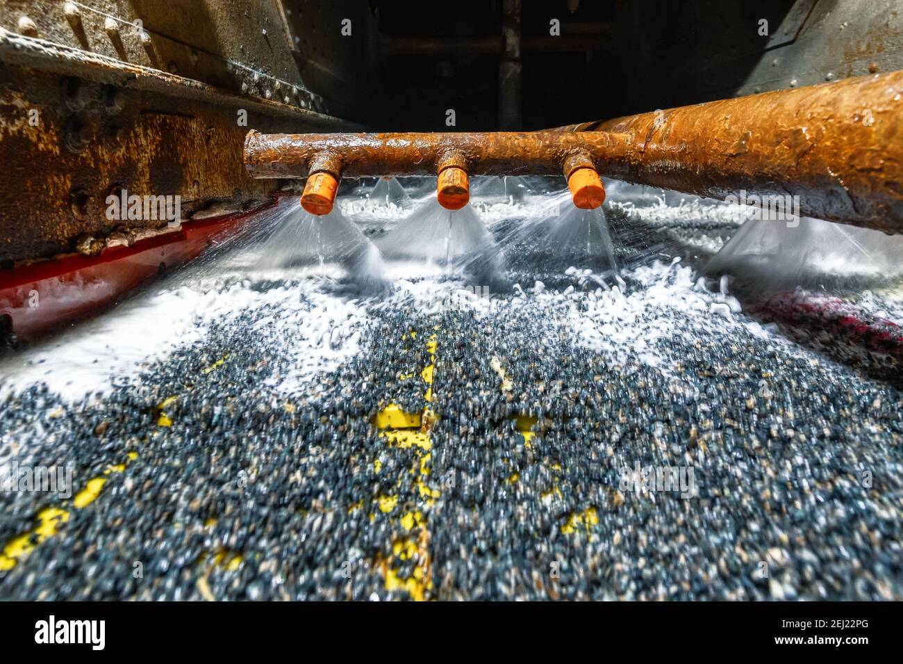 Drop like a stone hi-res stock photography and images - Alamy