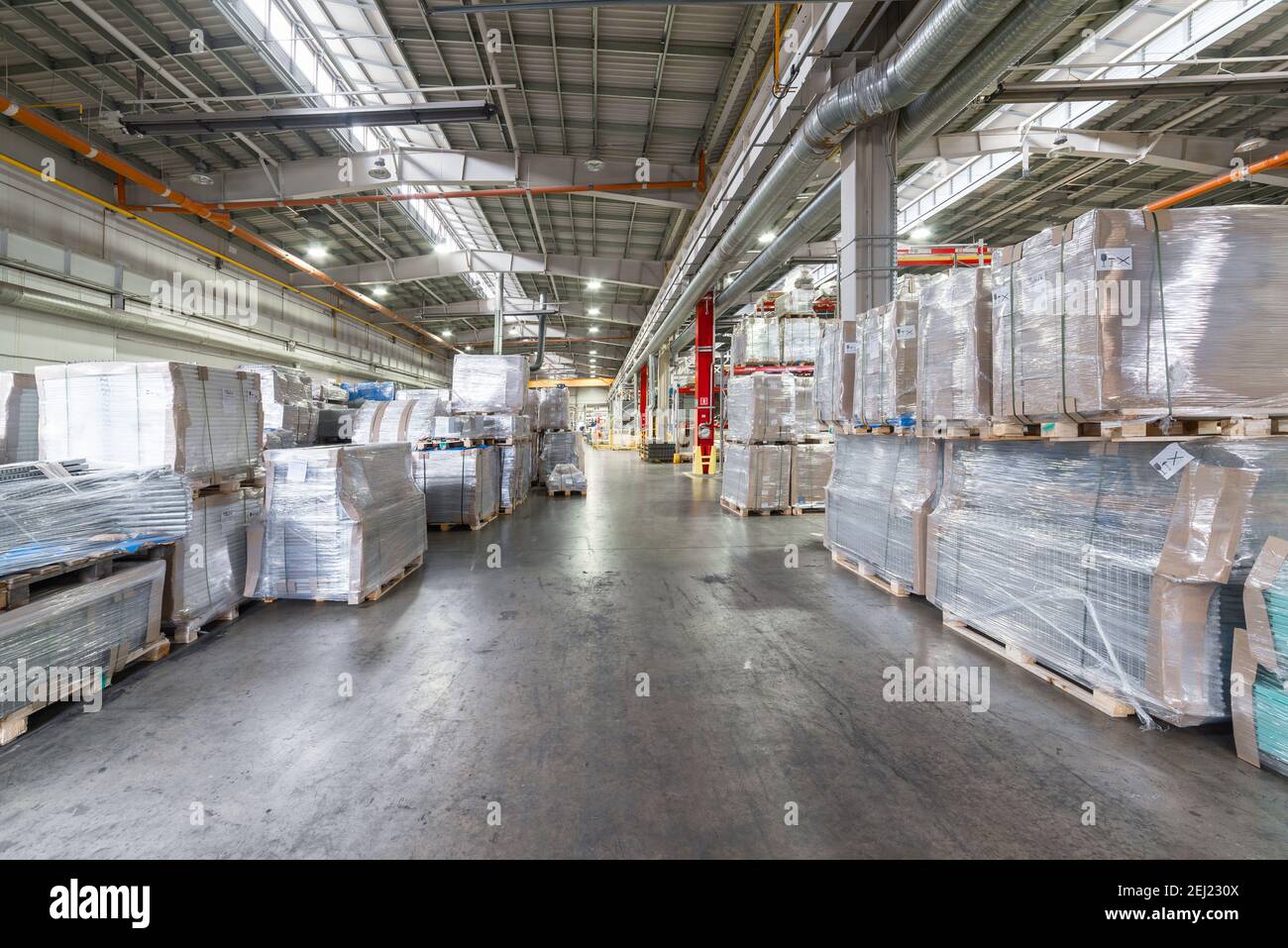 Warehouse steel hi-res stock photography and images - Alamy
