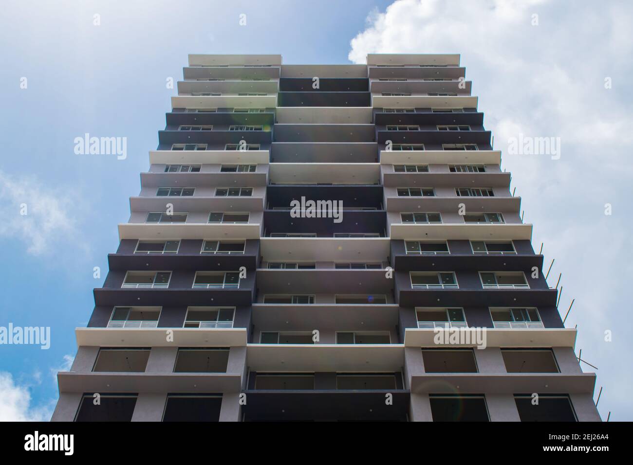 Symmetrical building hi-res stock photography and images - Alamy