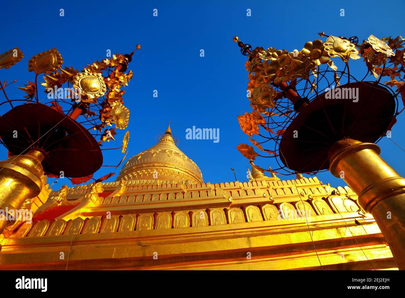 Buddhist temple in Myanmar (Burma Stock Photo - Alamy