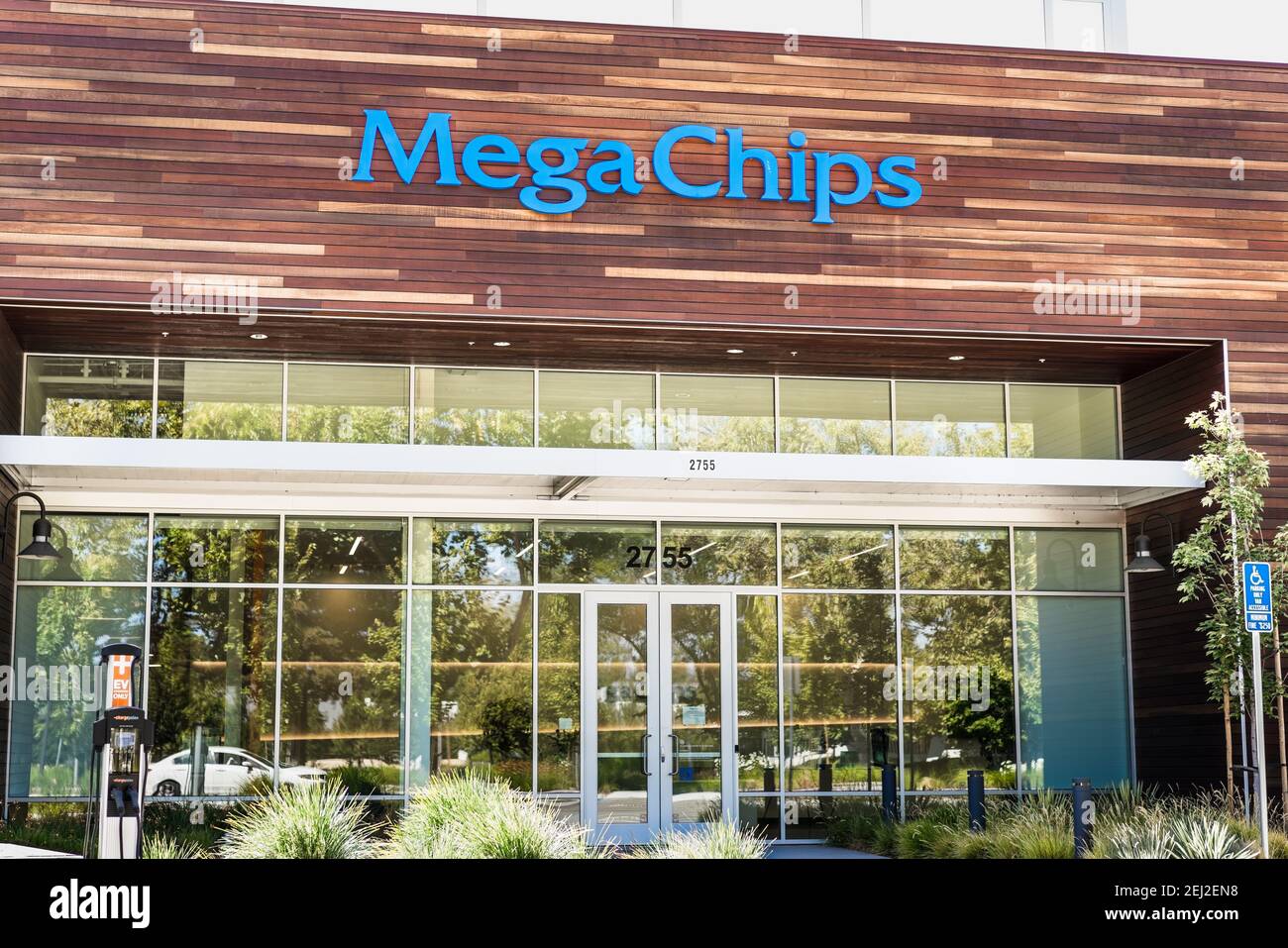 Large scale integration hi-res stock photography and images - Alamy