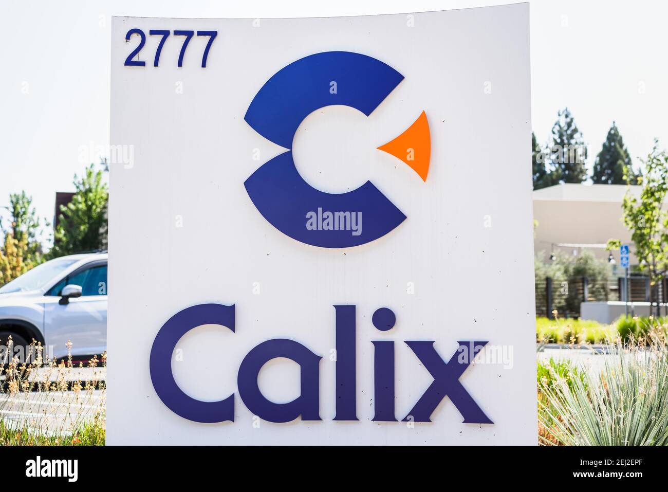 Software platforms hi-res stock photography and images - Alamy