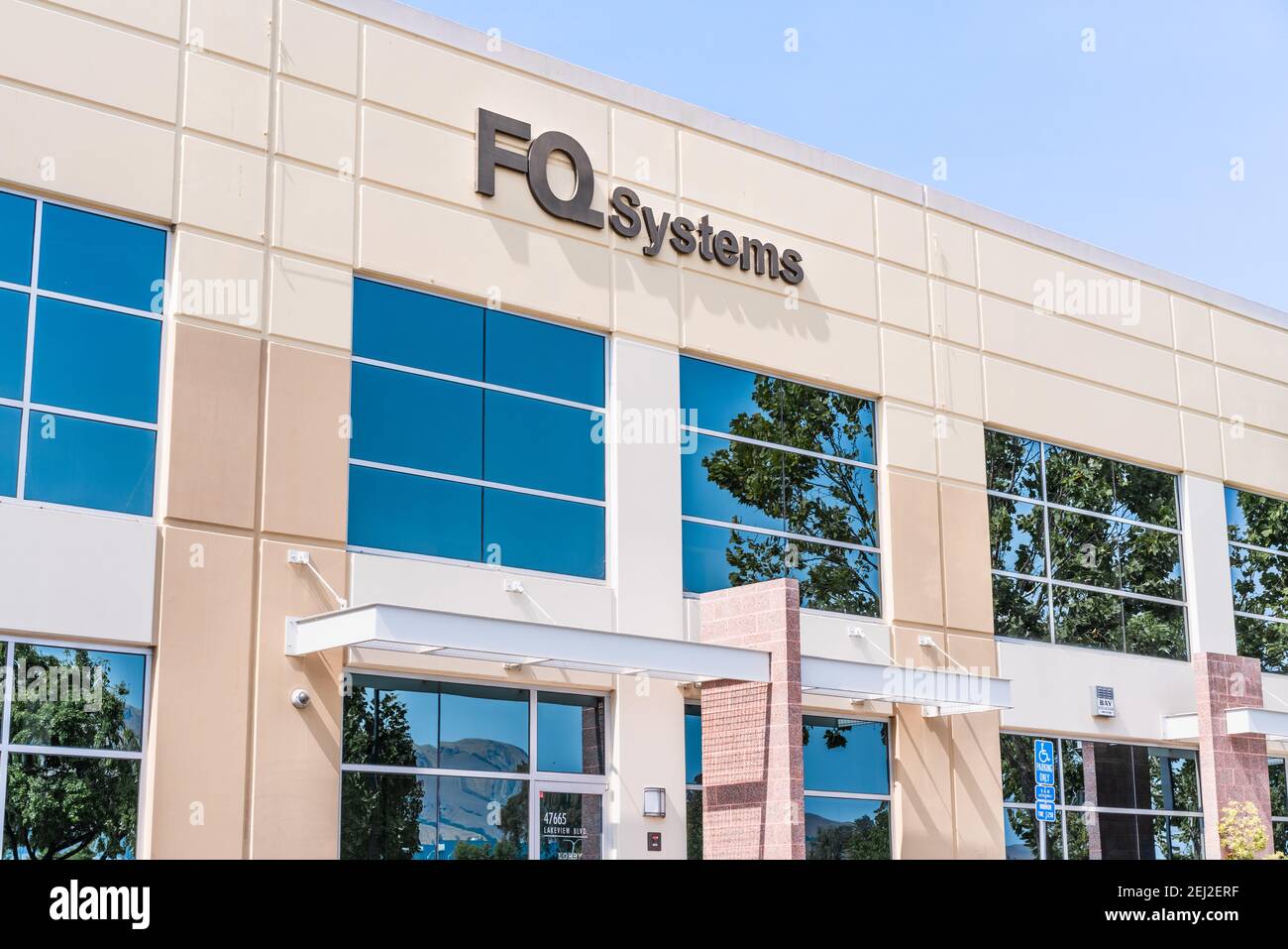 Virtualization hi-res stock photography and images - Alamy