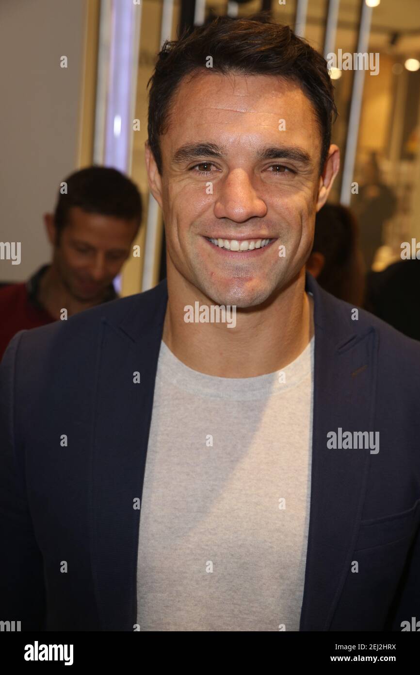 Dan Carter lors de l'ouverture de la nouvelle boutique Orange Opera a ...