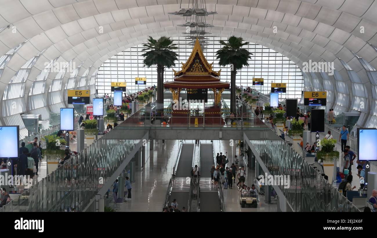 BANGKOK, THAILAND - 16 JULY, 2019: Oriental structure in airport ...