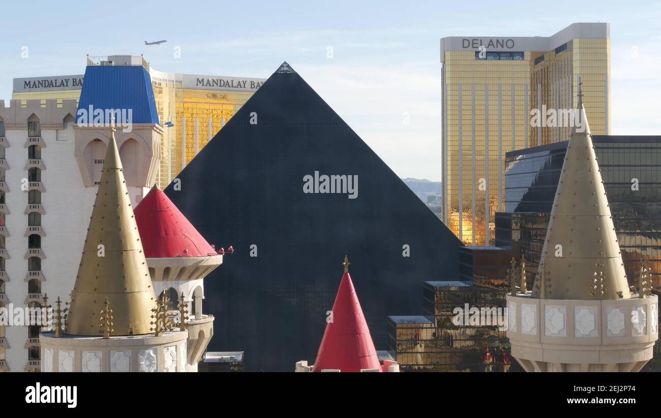 Plane pyramid hi-res stock photography and images - Alamy